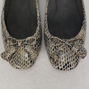 Stuart Weitzman | Shoes | Stuart Weitzman Tulip Bow Tassel Lizard Mock ...